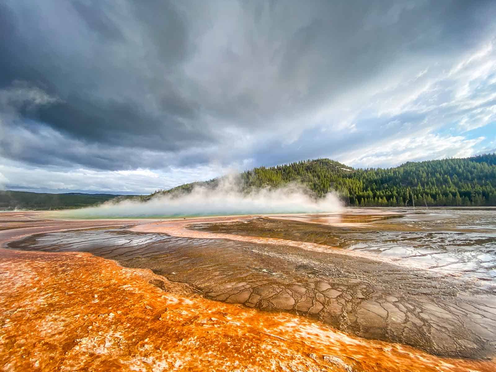 Perfect One Day In Yellowstone Itinerary For First-Timers