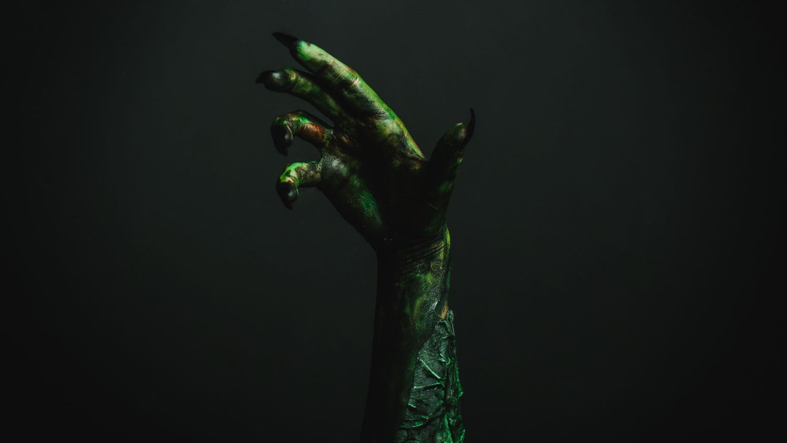 16 Spine-Chilling US Urban Legends To Share Around The Campfire (If You ...