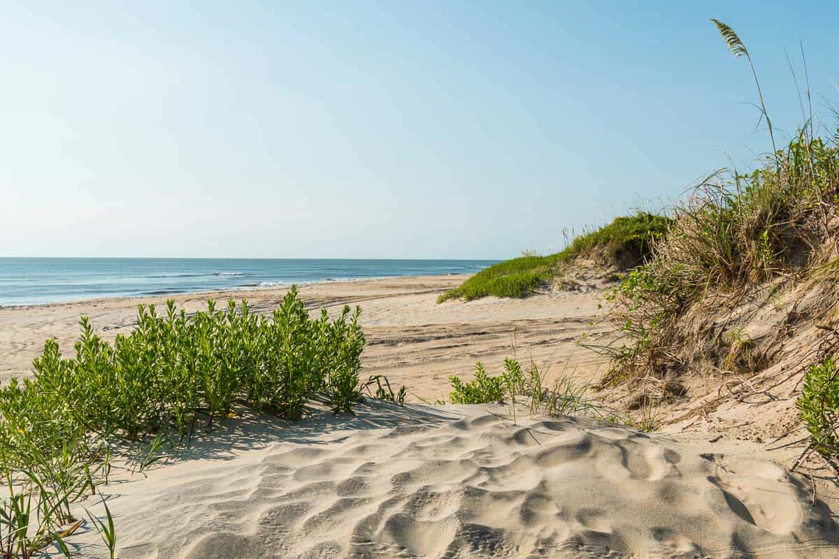 17 Best Beaches On The East Coast You'll Want To Gatekeep